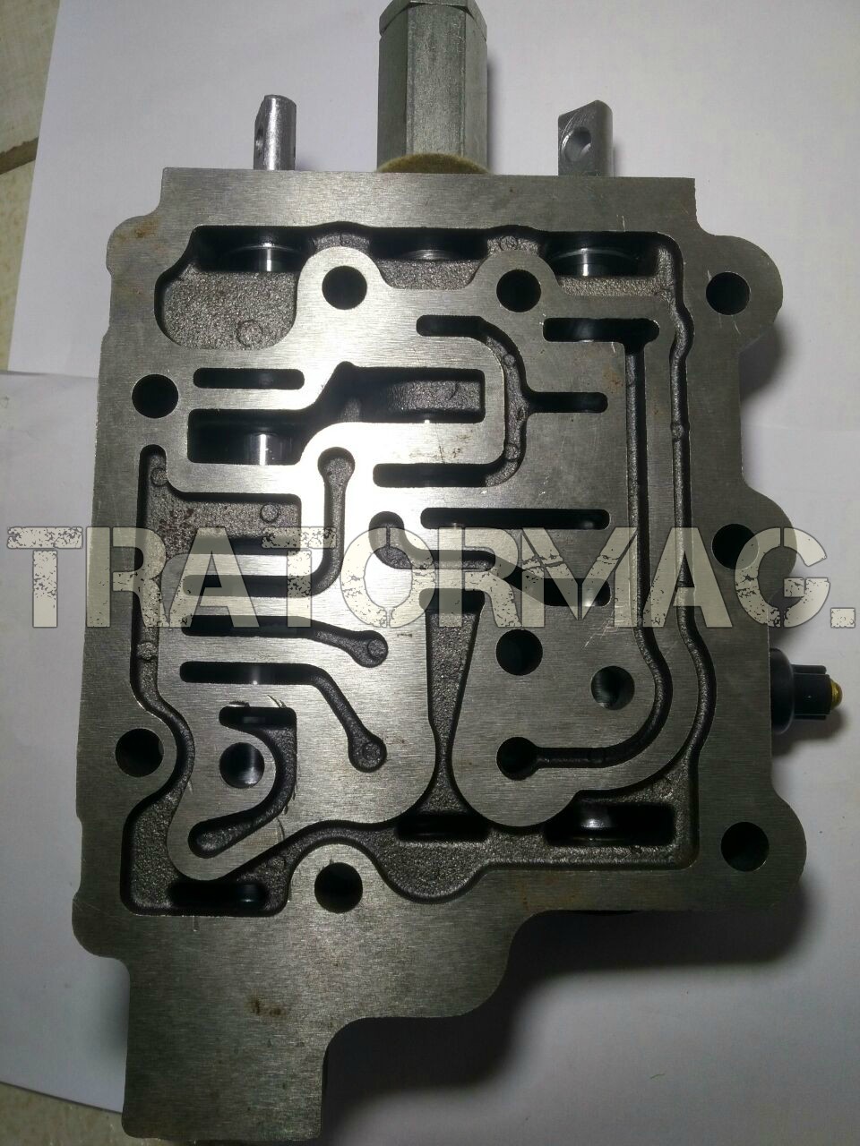 VÁLVULA SELETORA TRANSMISSÃO CLARK 28000 E 32000 N9971 11993869 241636 ...